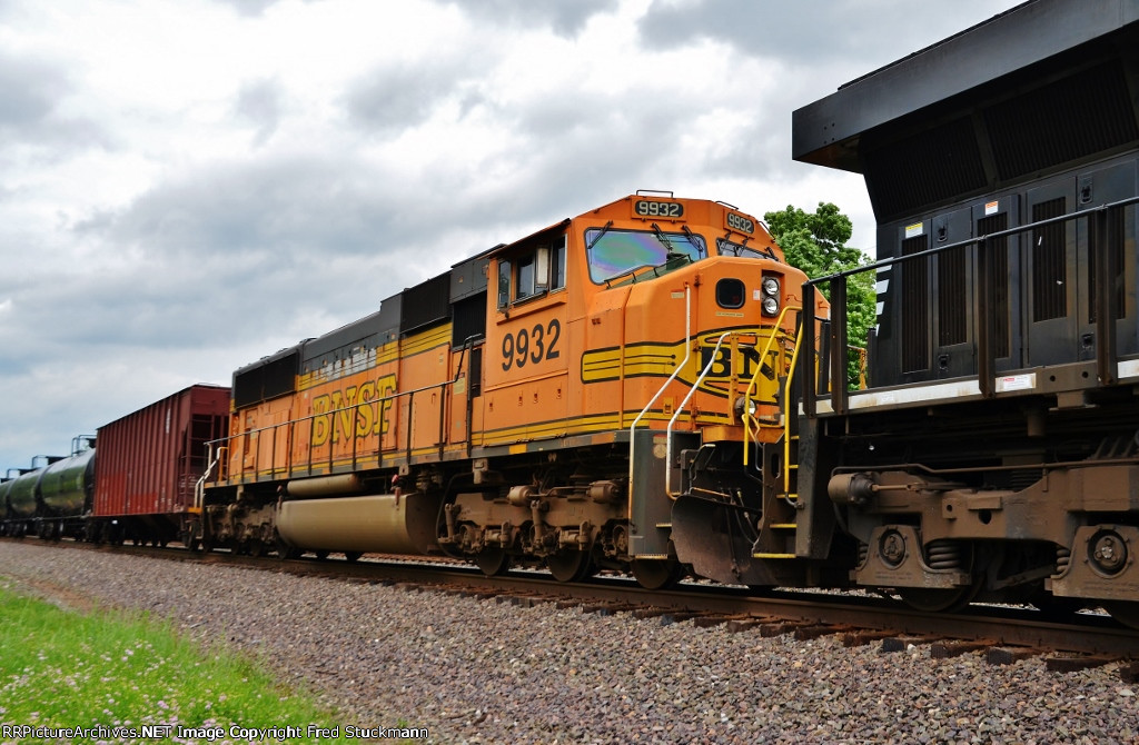 BNSF 9932